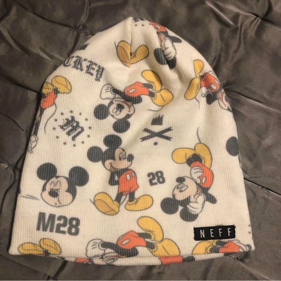 Neff Disney | Accessories | Euc Neff Disney Collab Mickey M28 Beanie ...
